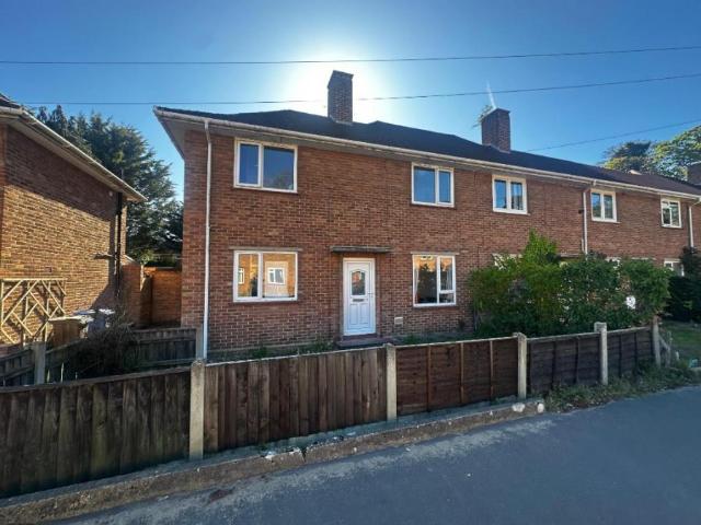 4 bedroom Terraced House To Let