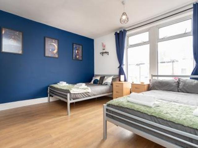 4 bedroom Terraced House To Let