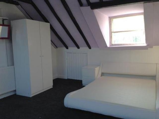 4 bedroom Terraced House To Let