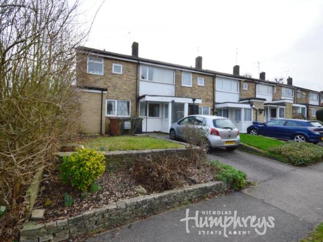 4 bedroom Terraced House To Let