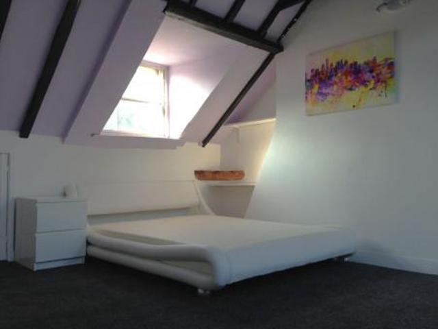 4 bedroom Terraced House To Let