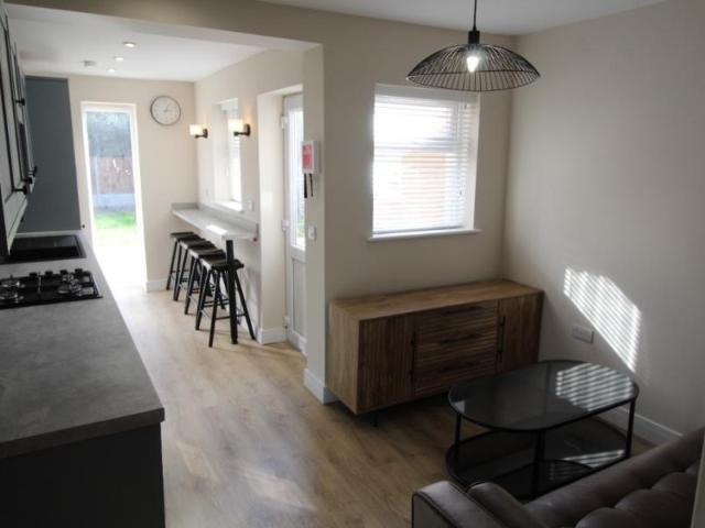 4 bedroom Terraced House To Let