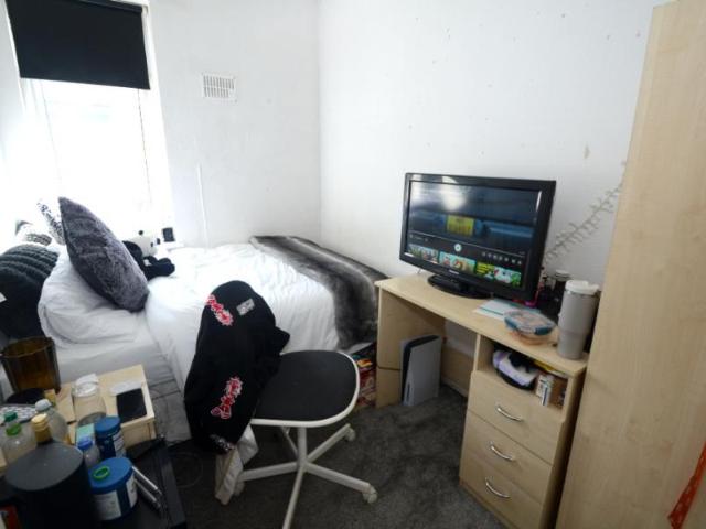 4 bedroom Terraced House To Let