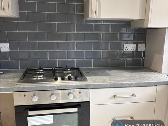 4 bedroom terraced house to rent
