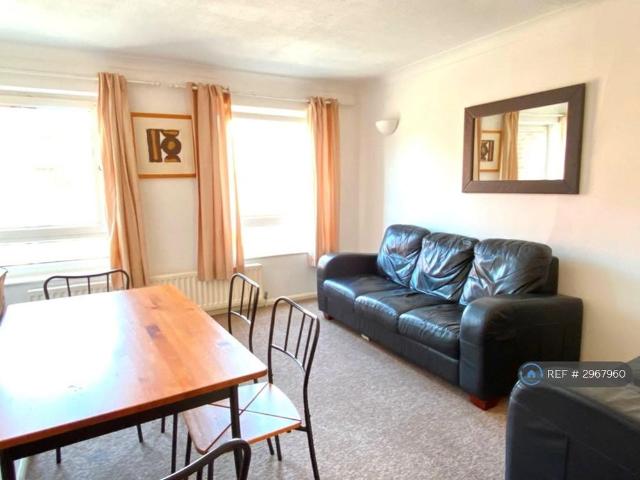 4 bedroom terraced house to rent