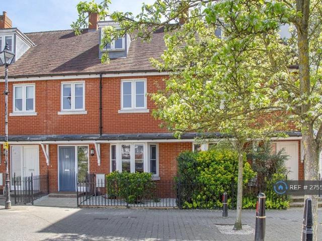 4 bedroom terraced house to rent