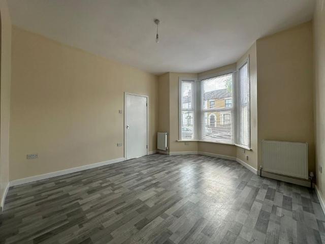 4 bedroom terraced house to rent