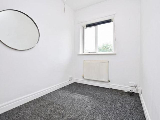 4 bedroom terraced house to rent
