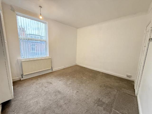 4 bedroom terraced house to rent