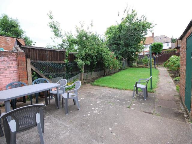 4 bedroom terraced house to rent