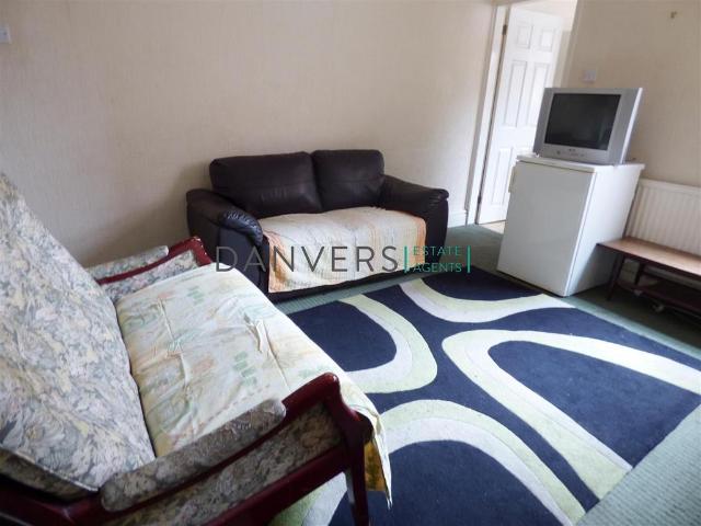 4 bedroom terraced house to rent
