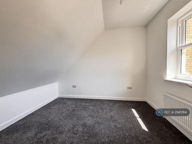 4 bedroom terraced house to rent