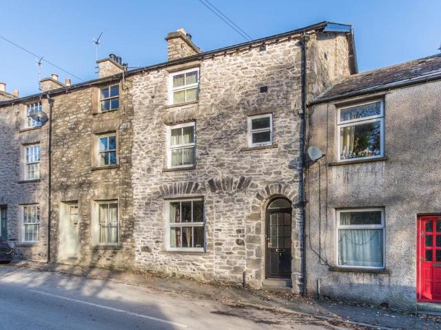 4 bedroom terraced house to rent
