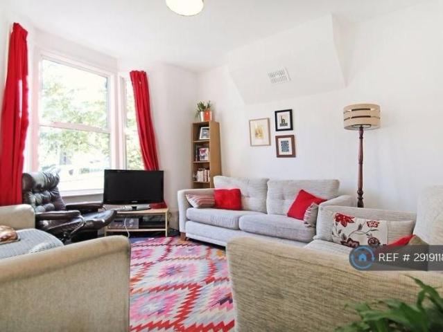 4 bedroom terraced house to rent