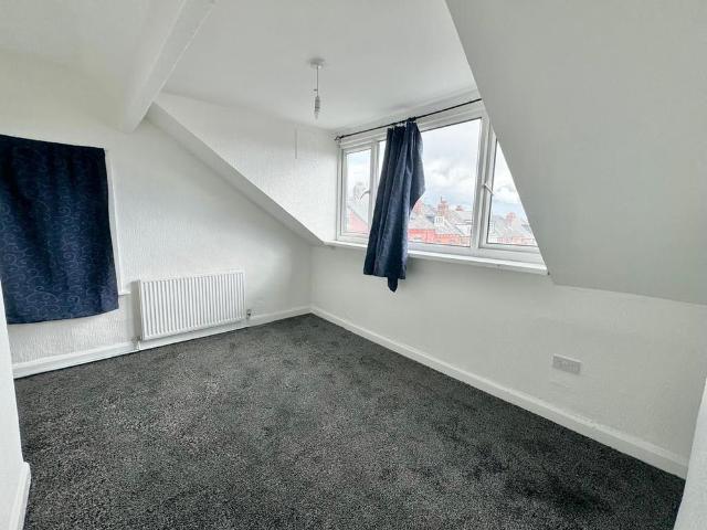 4 bedroom terraced house to rent
