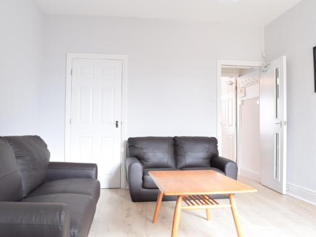 4 bedroom terraced house to rent