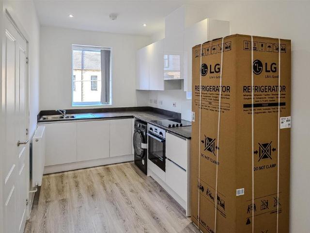 4 bedroom terraced house to rent