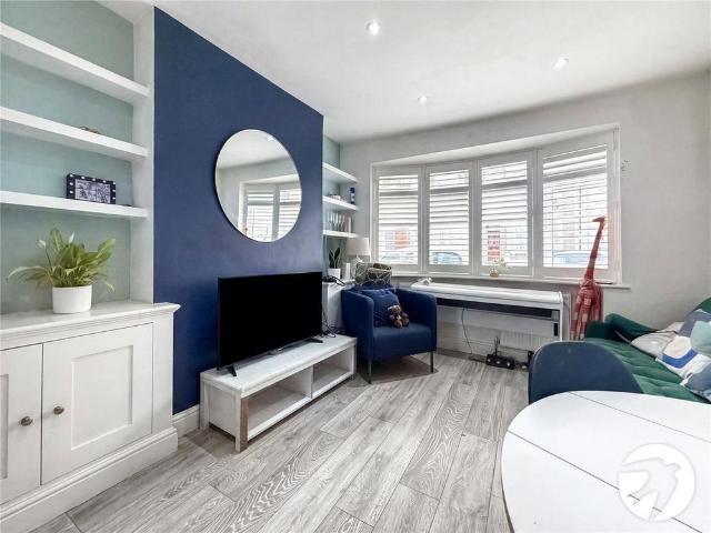 4 bedroom terraced house to rent