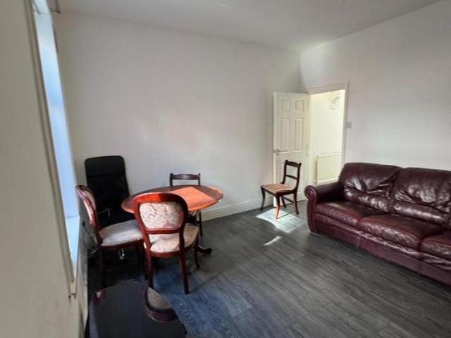 4 bedroom terraced house to rent