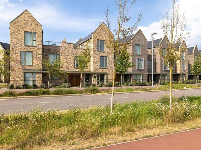 4 bedroom terraced house to rent