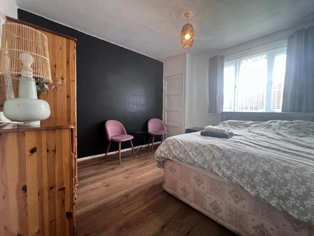 4 bedroom terraced house to rent