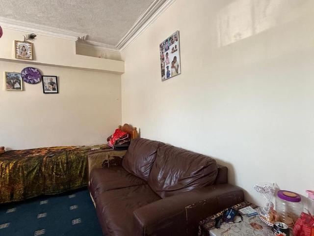 4 bedroom terraced house to rent