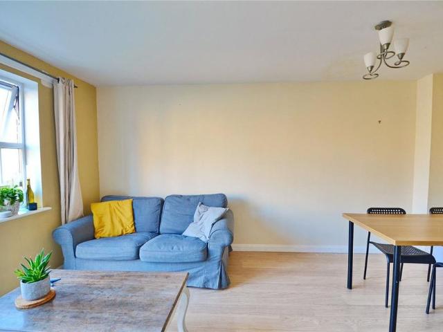 4 bedroom terraced house to rent