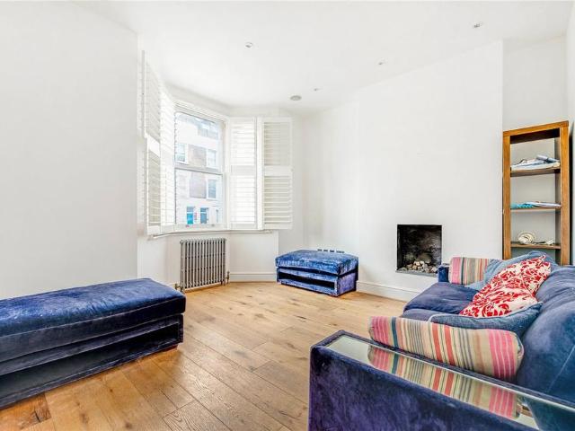 4 bedroom terraced house to rent