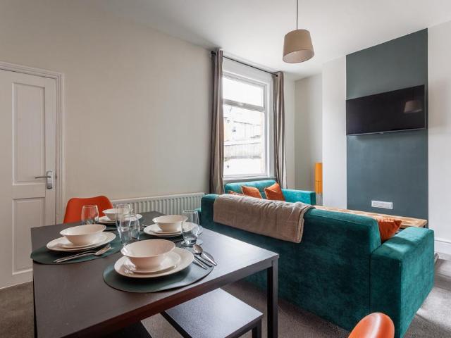 4 bedroom terraced house to rent