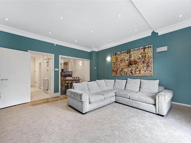 4 bedroom terraced house to rent