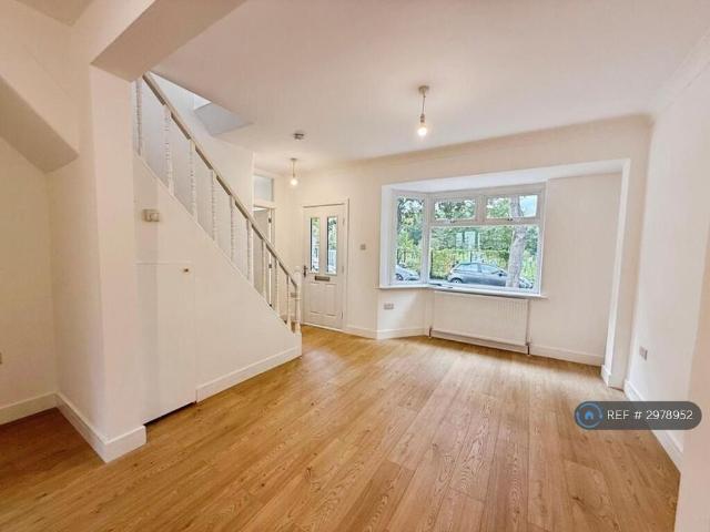 4 bedroom terraced house to rent