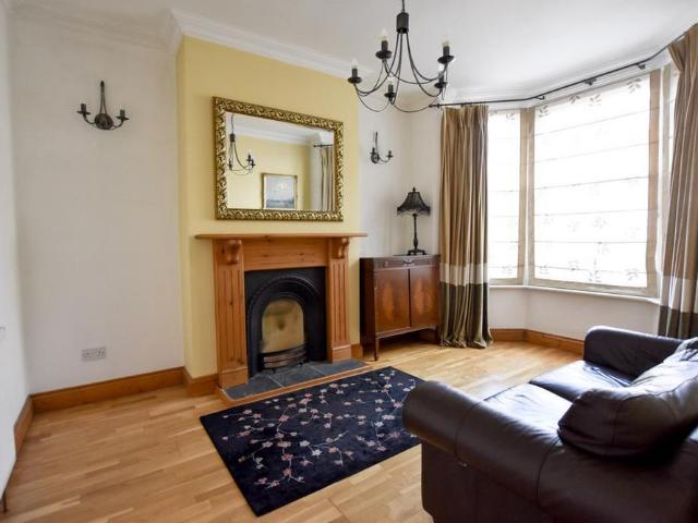 4 bedroom terraced house to rent