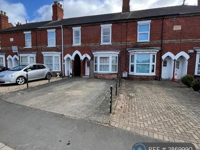 4 bedroom terraced house to rent