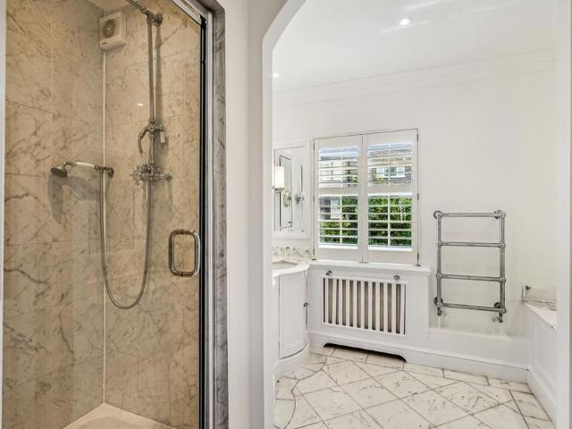 4 bedroom terraced house to rent