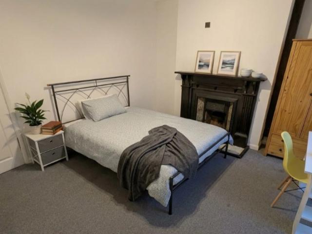 4 bedroom terraced house to rent