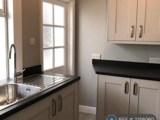 4 bedroom terraced house to rent