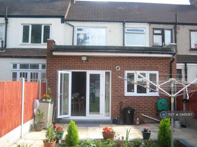 4 bedroom terraced house to rent