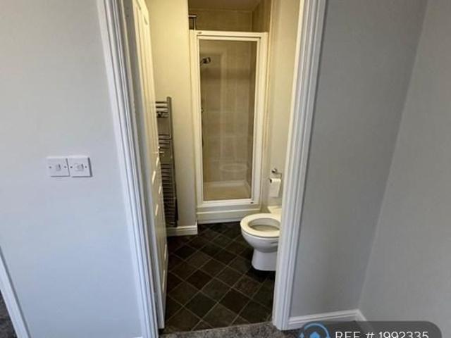 4 bedroom terraced house to rent