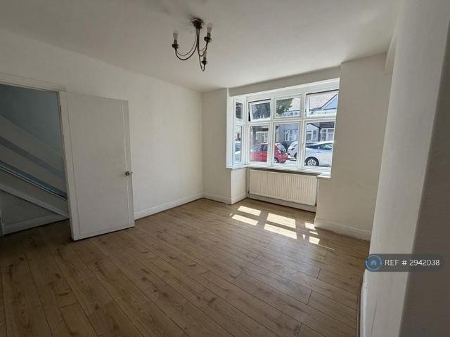 4 bedroom terraced house to rent