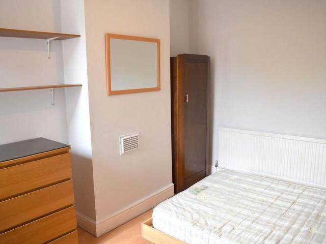 4 bedroom terraced house to rent