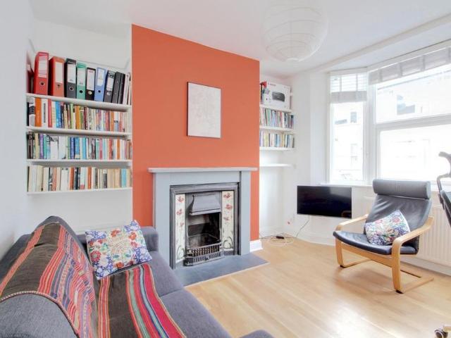 4 bedroom terraced house to rent