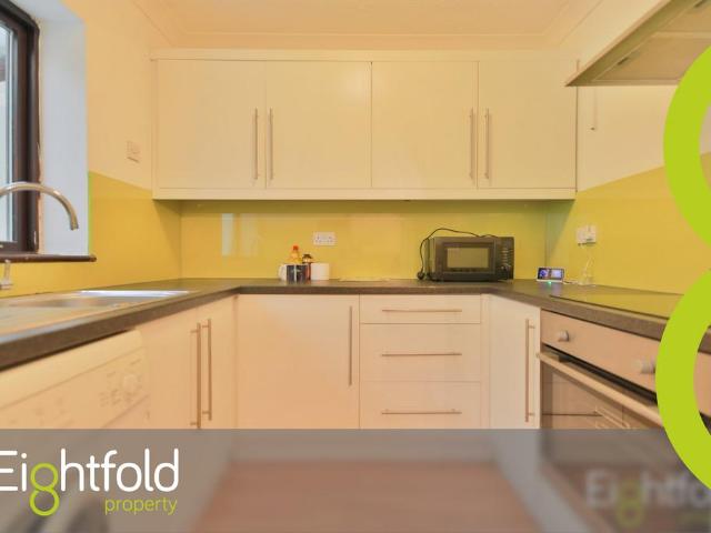 4 bedroom terraced house to rent