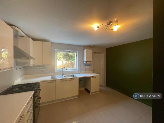4 bedroom terraced house to rent
