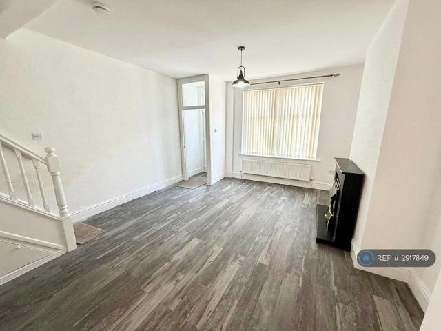 4 bedroom terraced house to rent