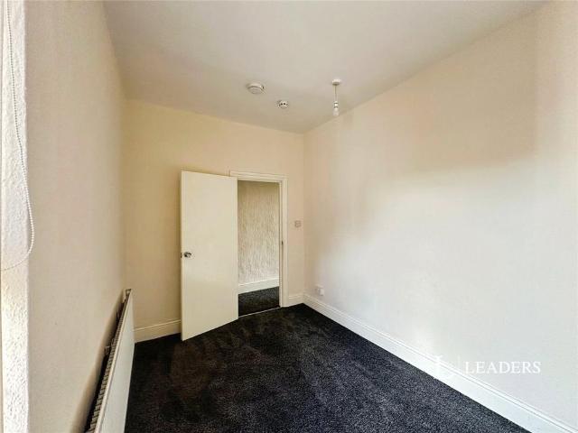 4 bedroom terraced house to rent