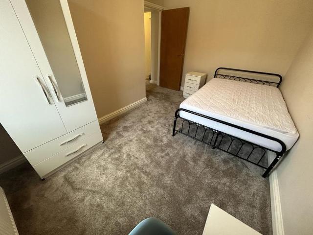 4 bedroom terraced house to rent