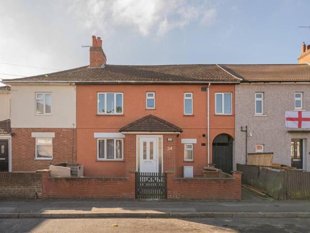 4 bedroom terraced house to rent