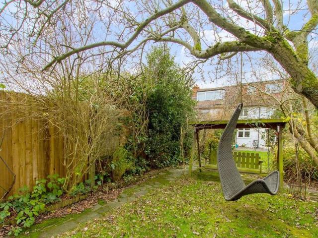 4 bedroom terraced house to rent