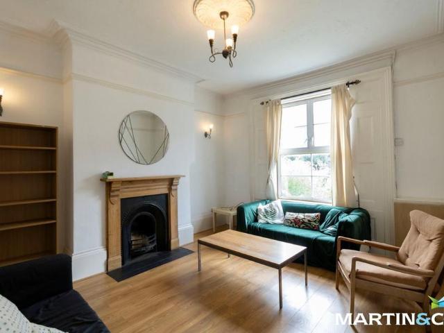 4 bedroom terraced house to rent