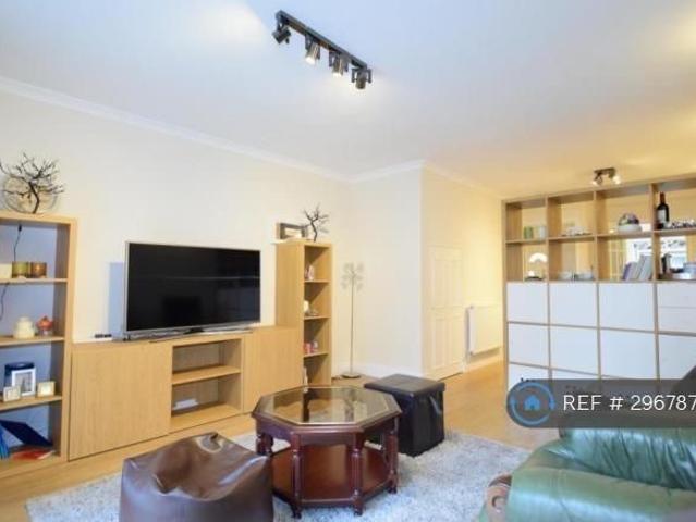4 bedroom terraced house to rent